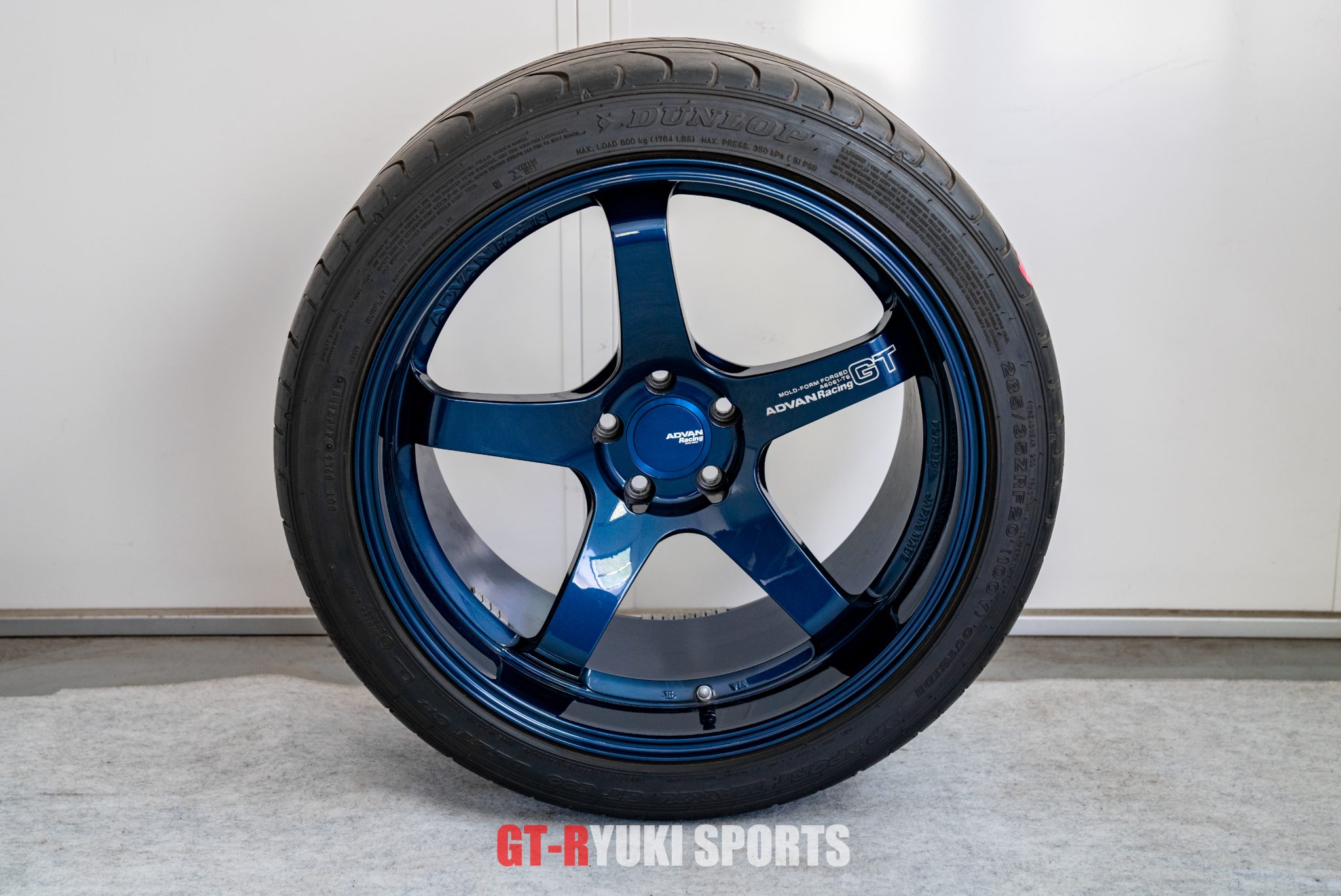 ADVAN Racing GT Premium Version - RYUKI SPORTS野田本店